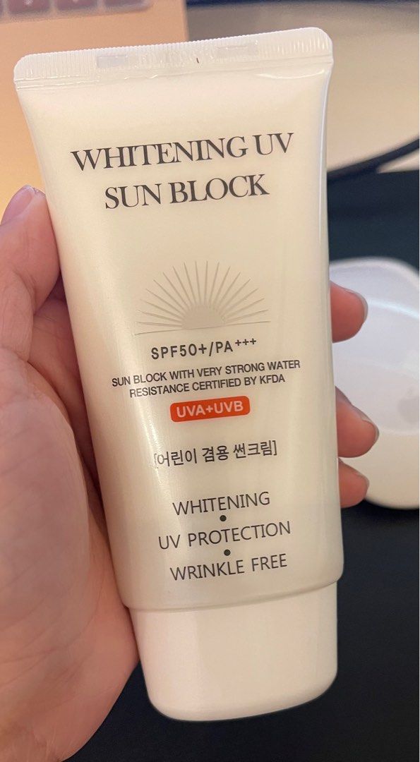 JIGOTT SUNSCREEN SPF 50/PA+++, Beauty & Personal Care, Face, Face Care ...