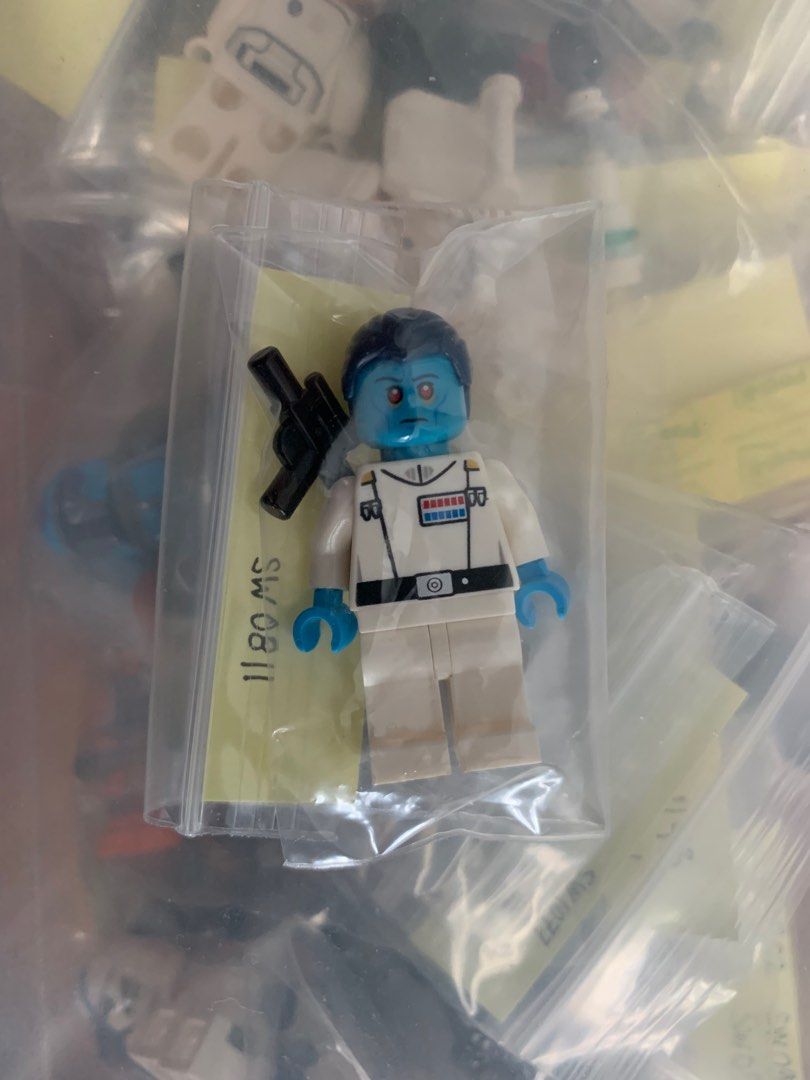 LEGO Minifigure - Grand Admiral Thrawn (SW0811), Hobbies & Toys, Toys ...