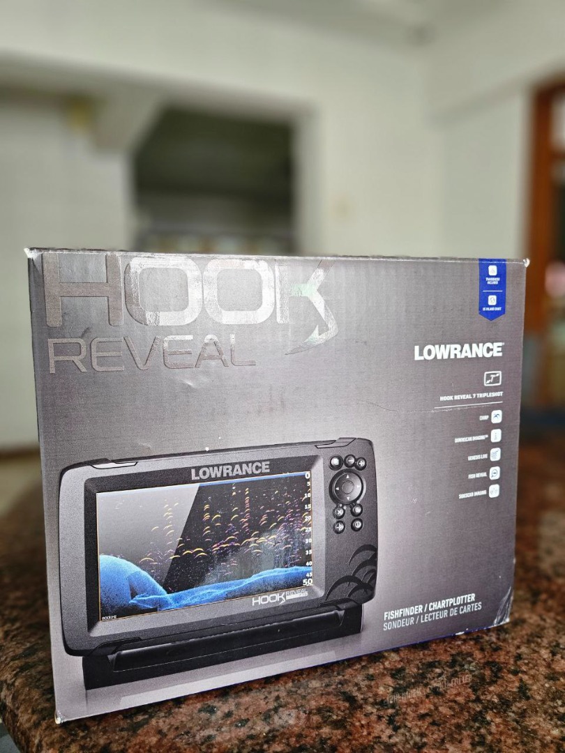 Lowrance Hook Reveal 7 TripleShot Fishfinder Chartplotter, Sports ...