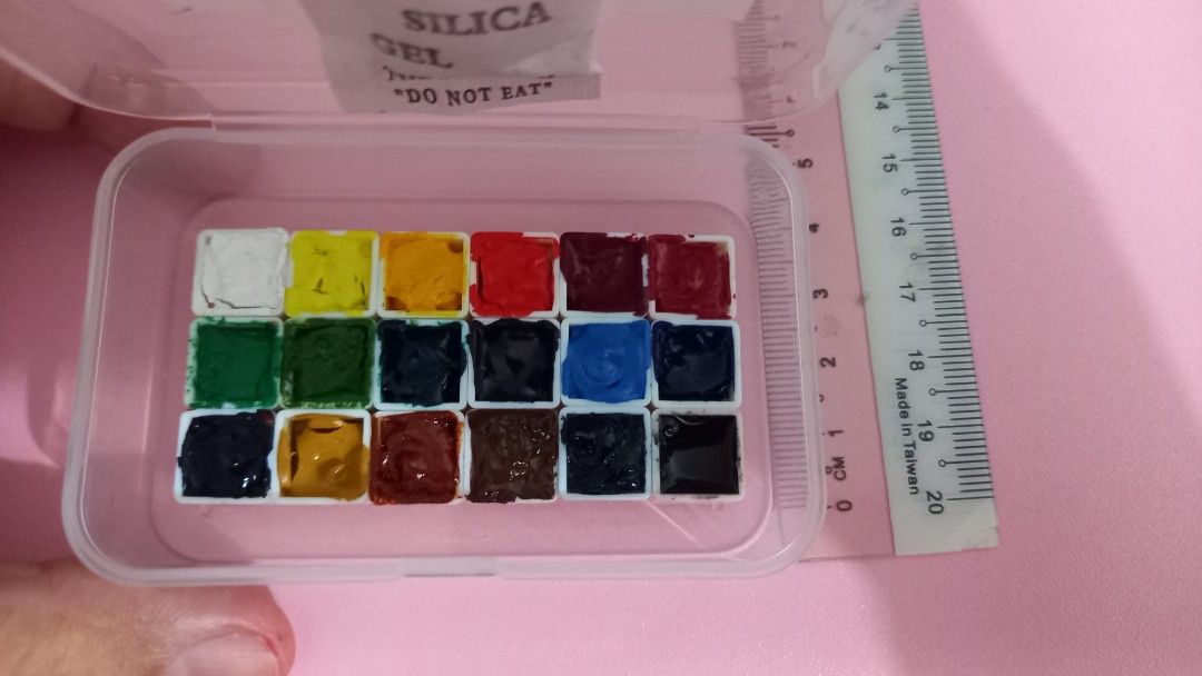 Marie's professional artist watercolor 18/24 color repack/tester ...