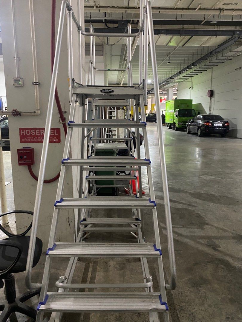 Mobile platform ladder, podium ladder, Everything Else on Carousell