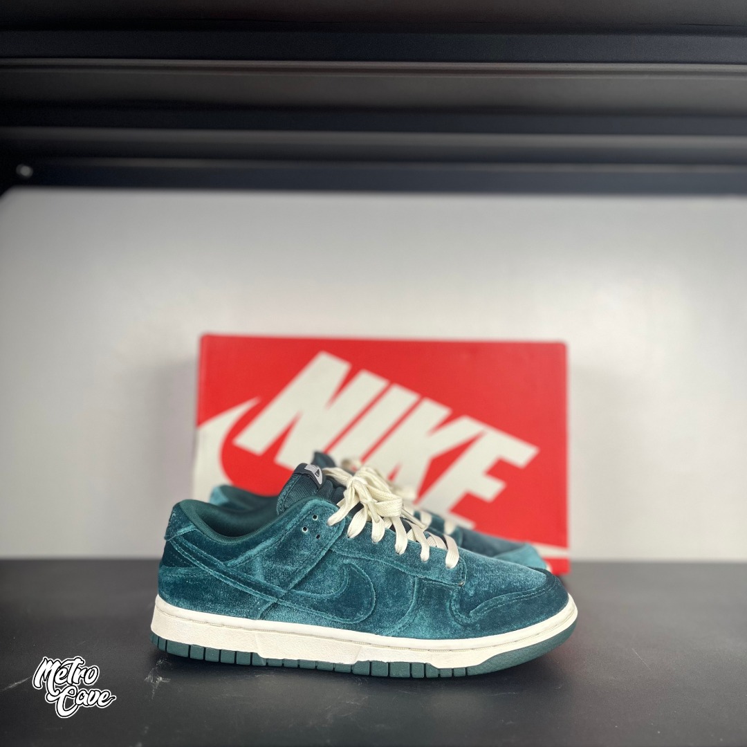 Nike Dunk Low Green Velvet, Men's Fashion, Footwear, Sneakers on Carousell