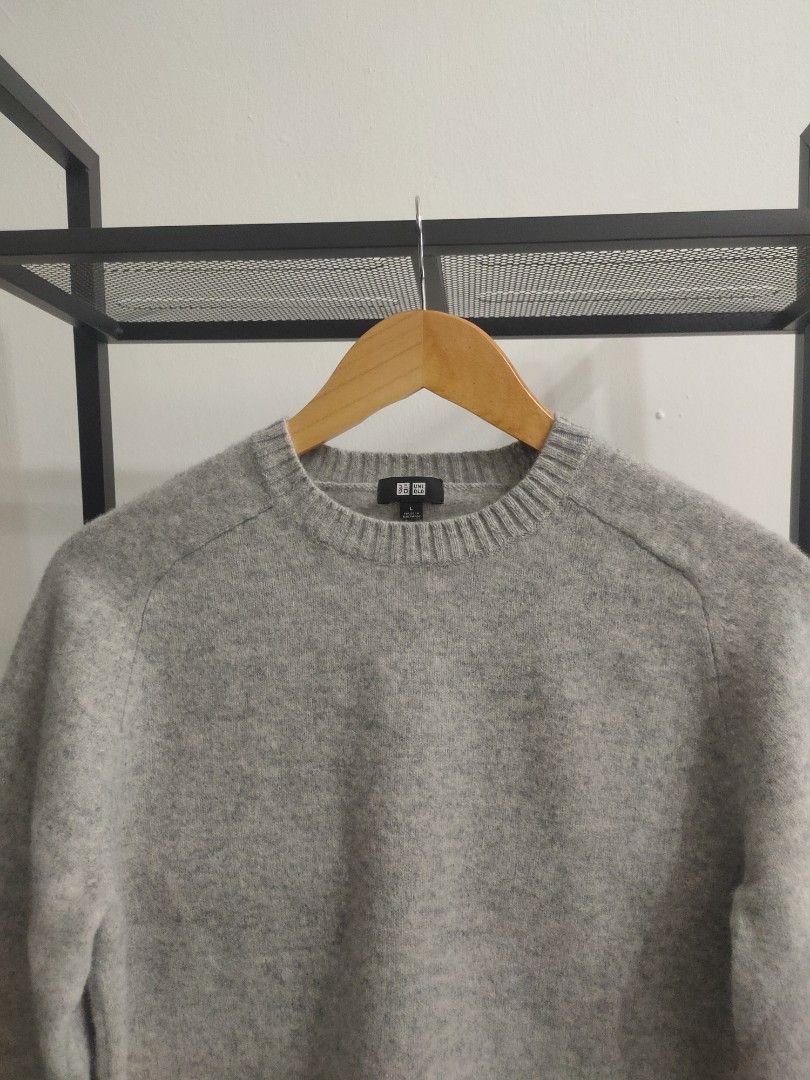 Original uniqlo knitwear, Women's Fashion, Tops, Other Tops on Carousell