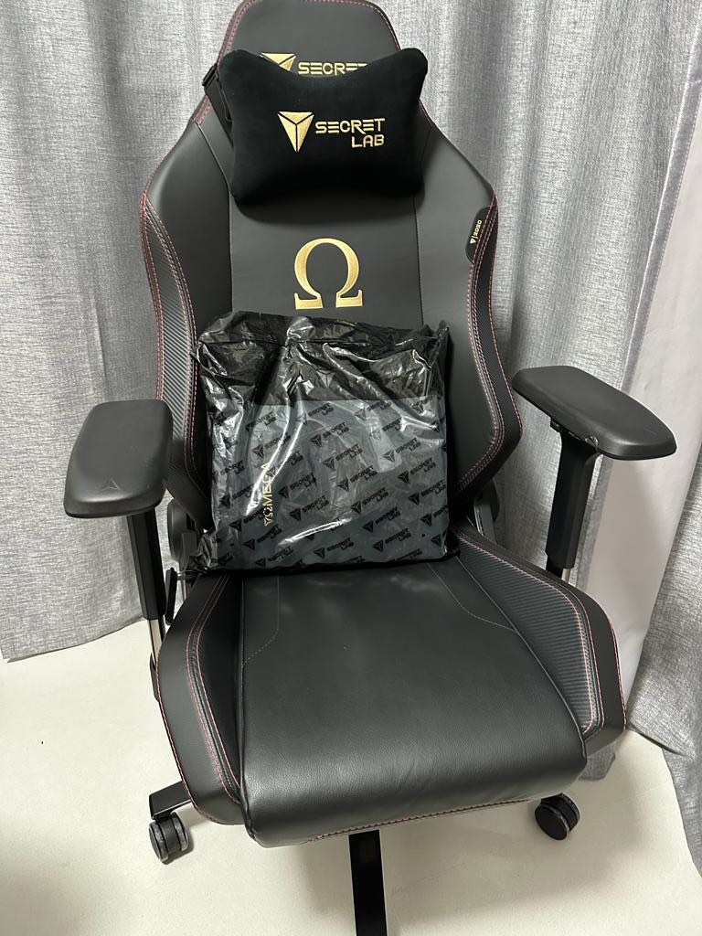 Secret Lab Omega 2020, Furniture & Home Living, Furniture, Chairs on ...