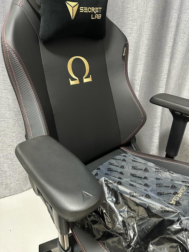 Secret Lab Omega 2020, Furniture & Home Living, Furniture, Chairs on ...