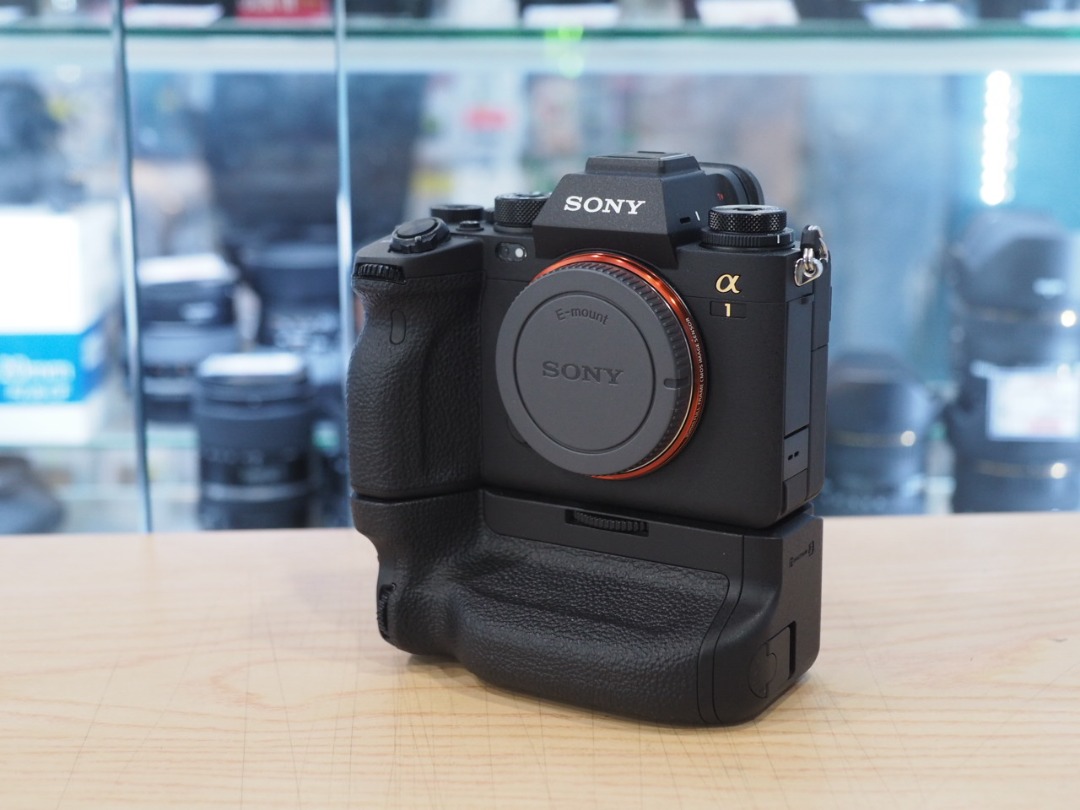 Sony A1 + Grip, 攝影器材, 相機 - Carousell