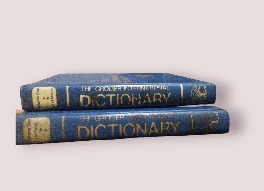 The Grolier International Dictionary, Buku & Alat Tulis, Buku Pelajaran ...
