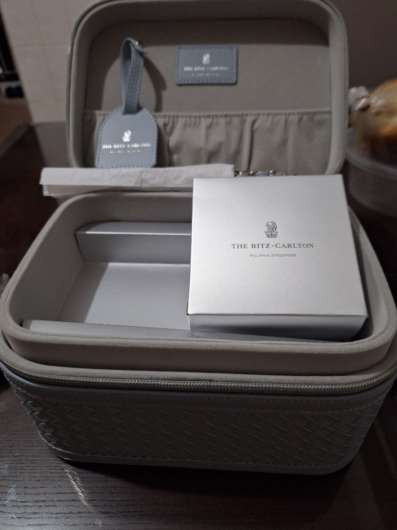 The Ritz-Carlton Milennia Mooncake bag, Women's Fashion, Bags & Wallets ...