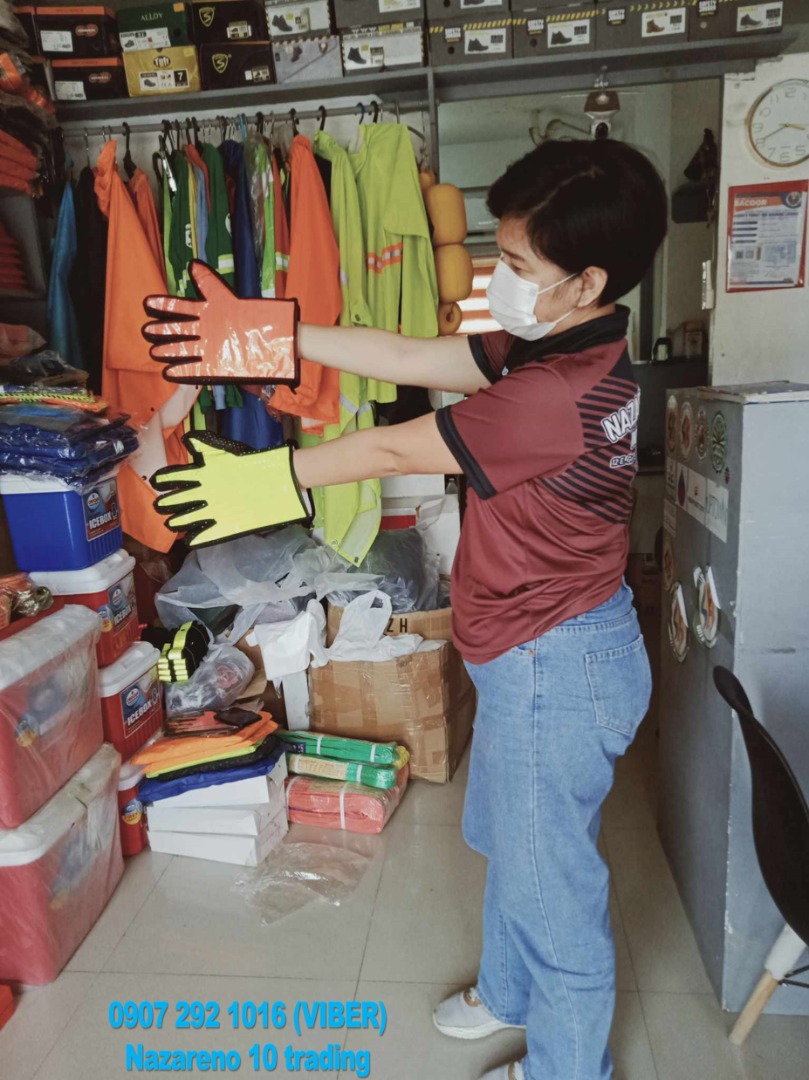 Traffic Stop & Go gloves 7, Commercial & Industrial, Construction ...