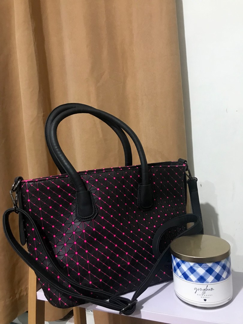Two Way Tote Bag, Women's Fashion, Bags & Wallets, Tote Bags on Carousell