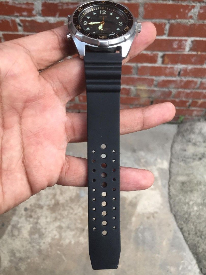 Vintage Casio Arnie Diver AMW-320D, Men's Fashion, Watches ...