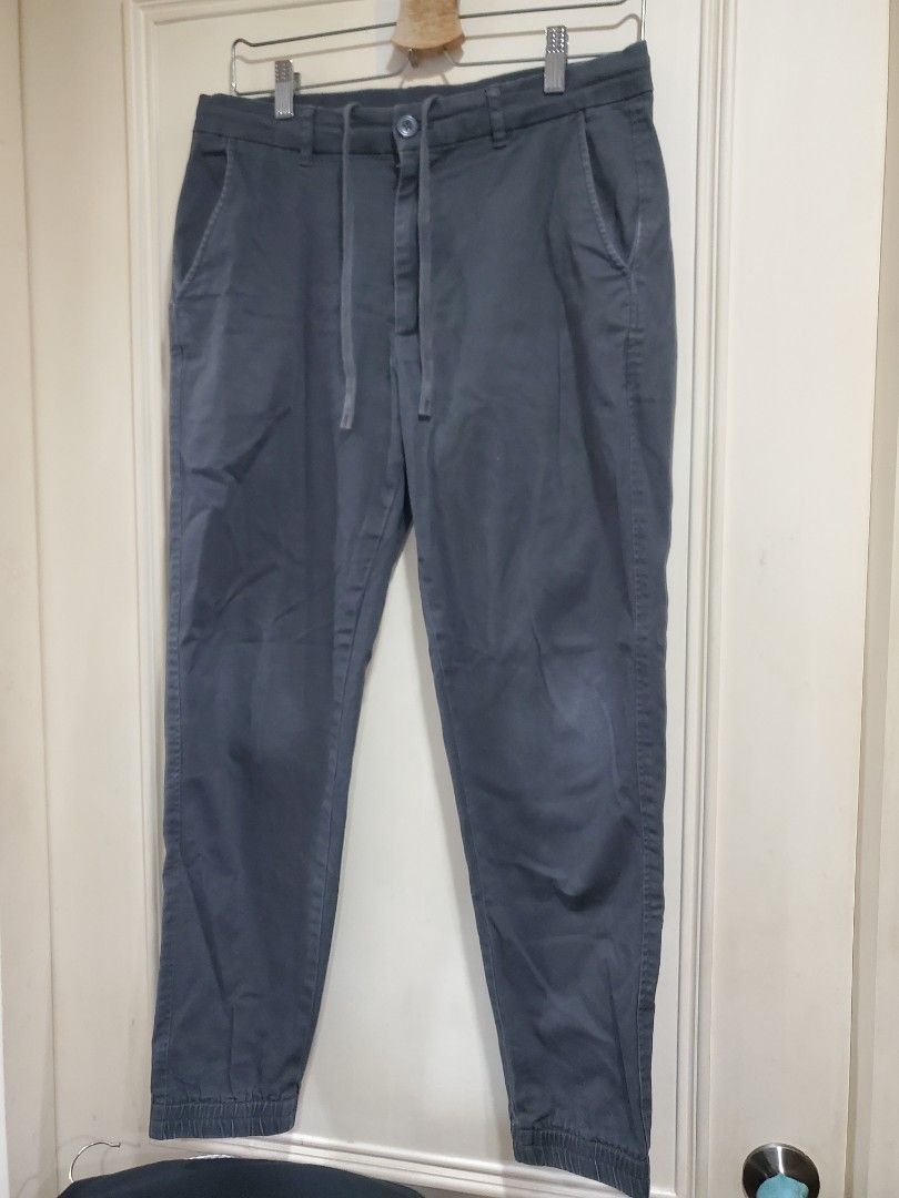 二手 男款 lativ 卡其 縮口 綁帶（M), 他的時尚, 褲子, 其他長褲在旋轉拍賣