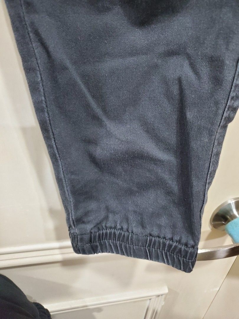 二手 男款 lativ 卡其 縮口 綁帶（M), 他的時尚, 褲子, 其他長褲在旋轉拍賣