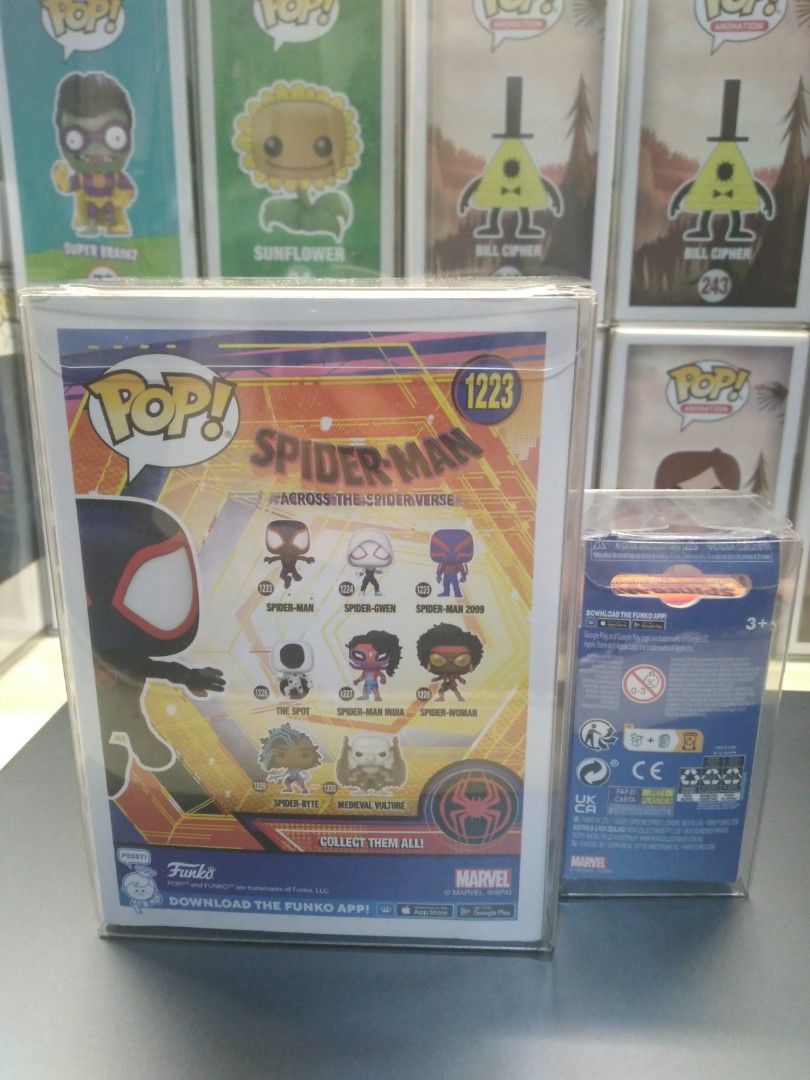 Across the Spiderverse: Spider-Man 1223 & Spider-Gwen Keychain Funko ...