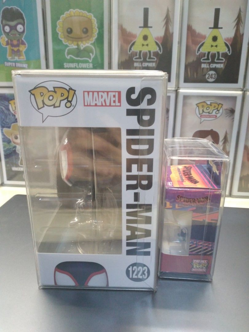 Across the Spiderverse: Spider-Man 1223 & Spider-Gwen Keychain Funko ...