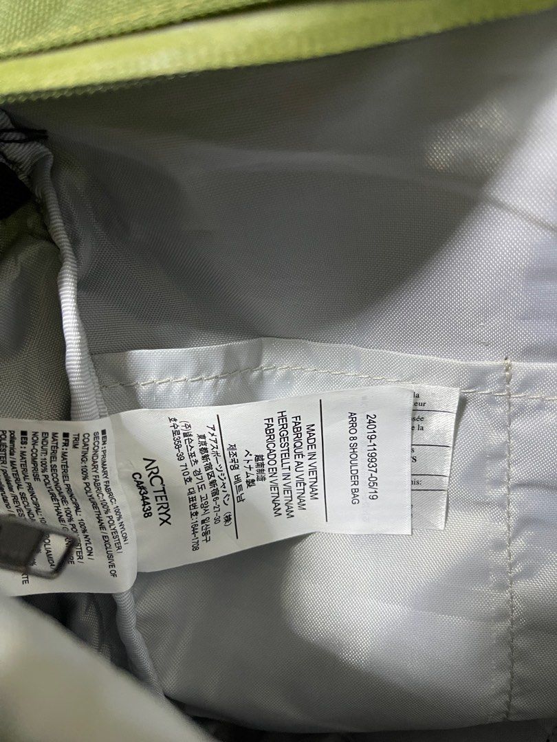 ARCTERYX Arro 8 Shoulderbag, Men's Fashion, Bags, Sling Bags on Carousell