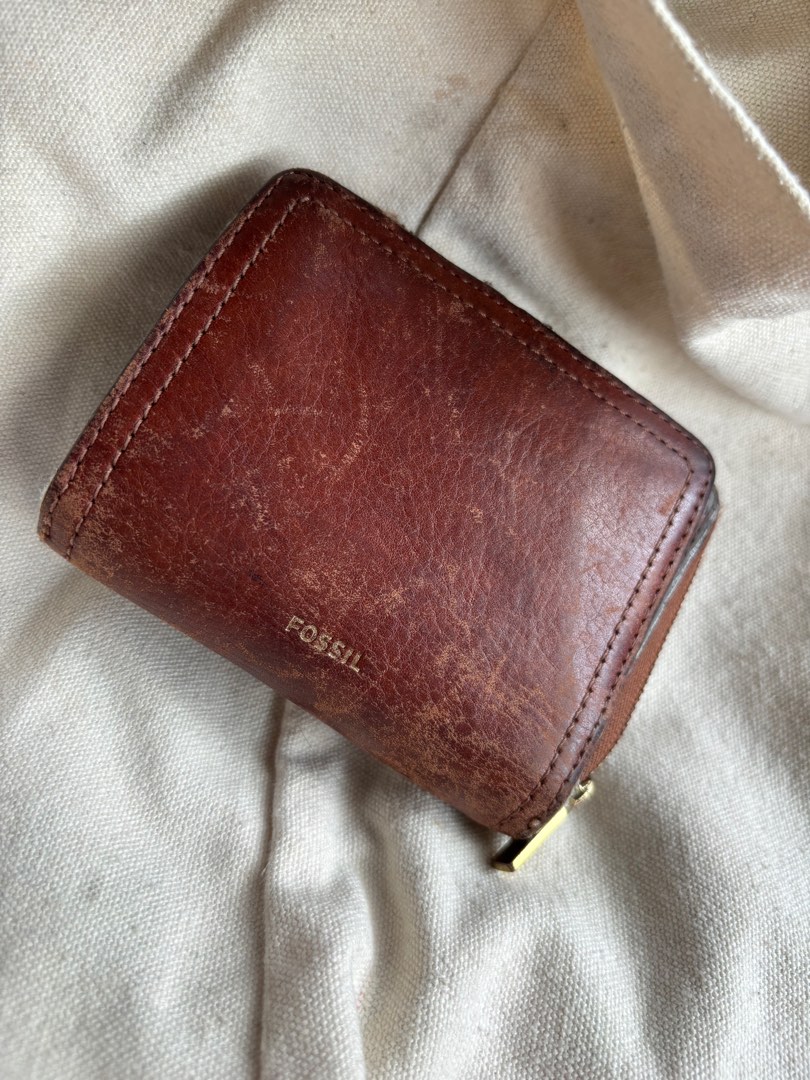 Authentic Fossil Wallet, Women's Fashion, Bags & Wallets, Wallets ...