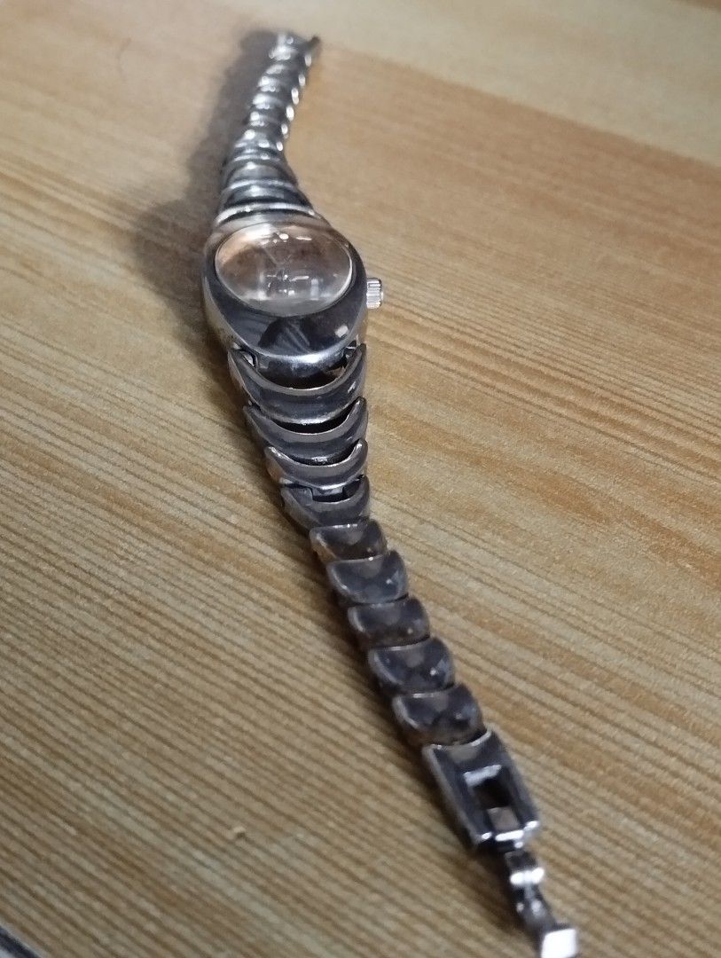 Authentic Gucci watch, Men's Fashion, Watches & Accessories, Watches on Carousell