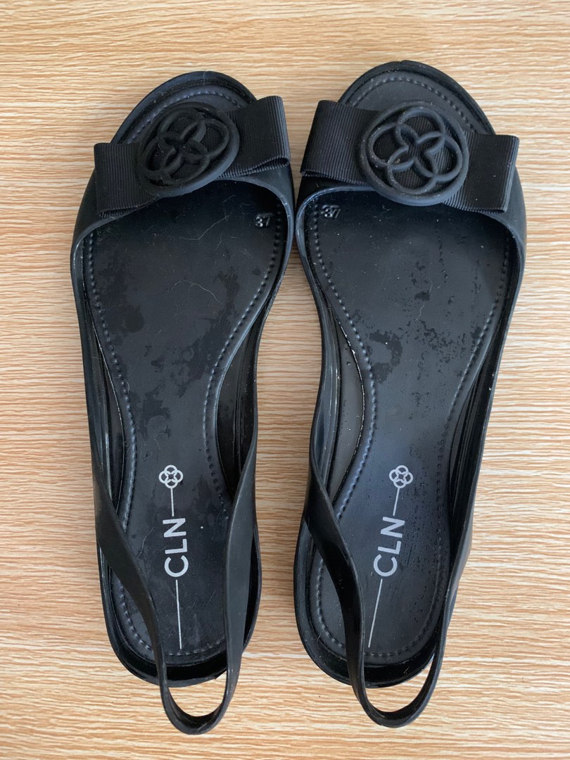 CLN sandals, Women's Fashion, Footwear, Flats & Sandals on Carousell