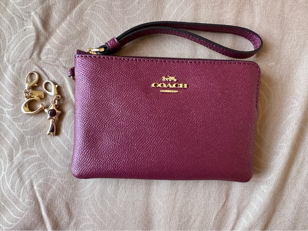 Coach Wrislet, Women's Fashion, Bags & Wallets, Wallets & Card holders ...