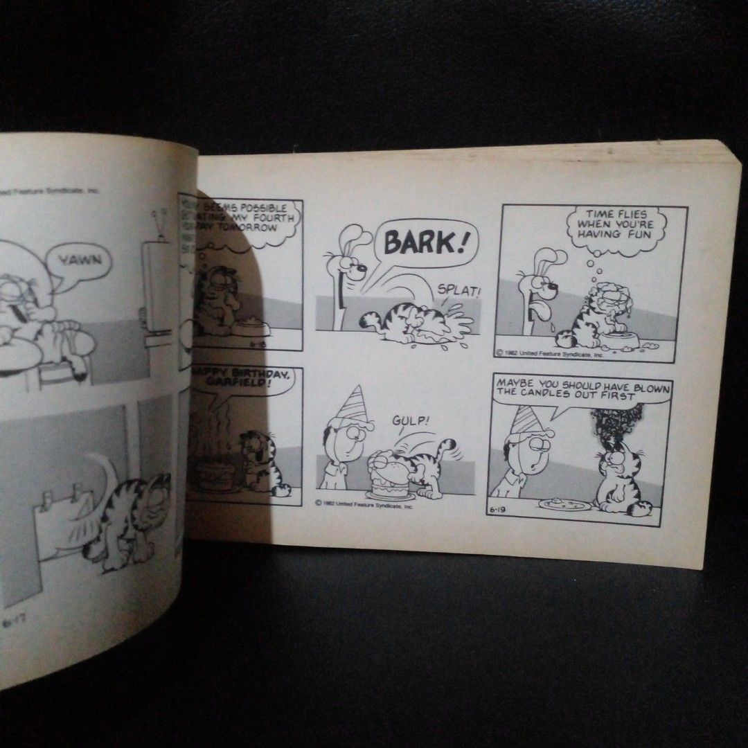 Comic garfield english version first edition 1995, Buku & Alat Tulis ...
