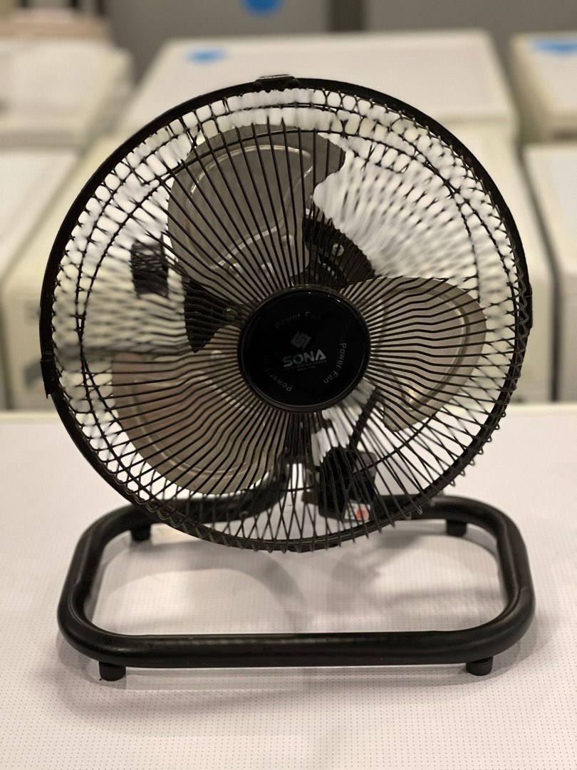 Desk Fan, Furniture & Home Living, Lighting & Fans, Fans on Carousell