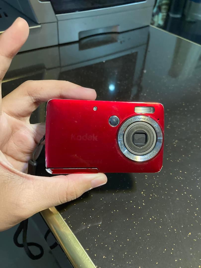 KODAK M200, Photography, Cameras on Carousell