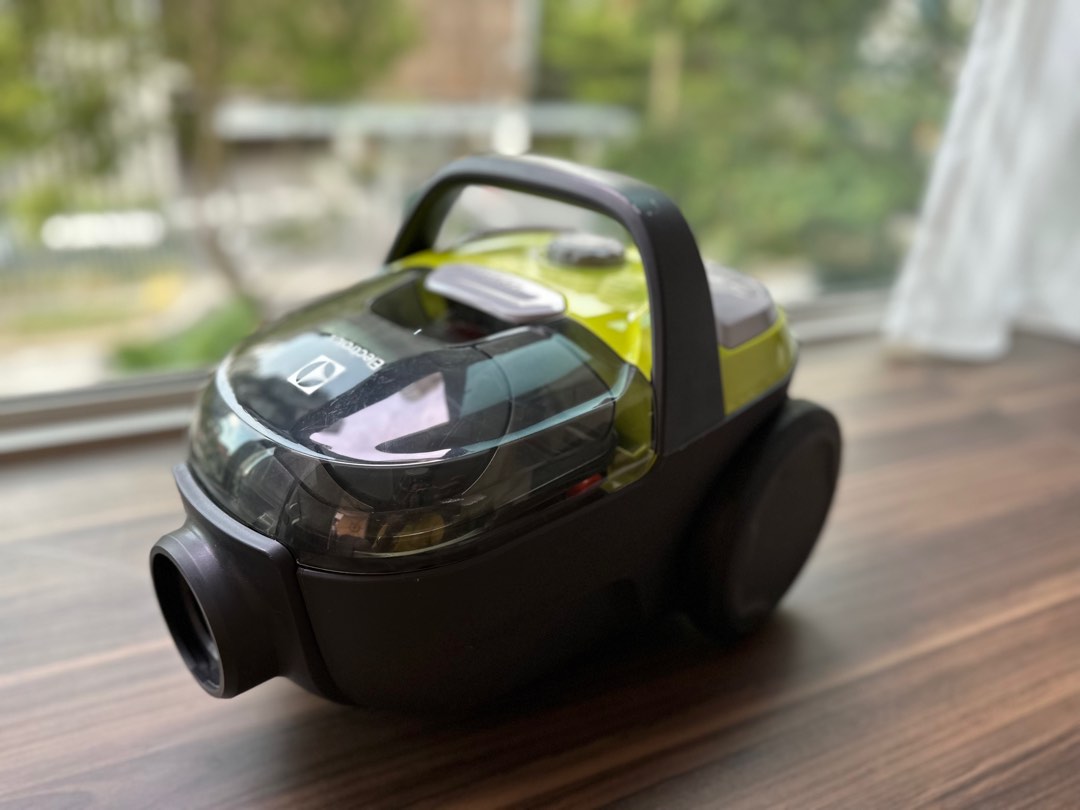 Electrolux Z1231 Vacuum Cleaner, TV & Home Appliances, Vacuum Cleaner ...