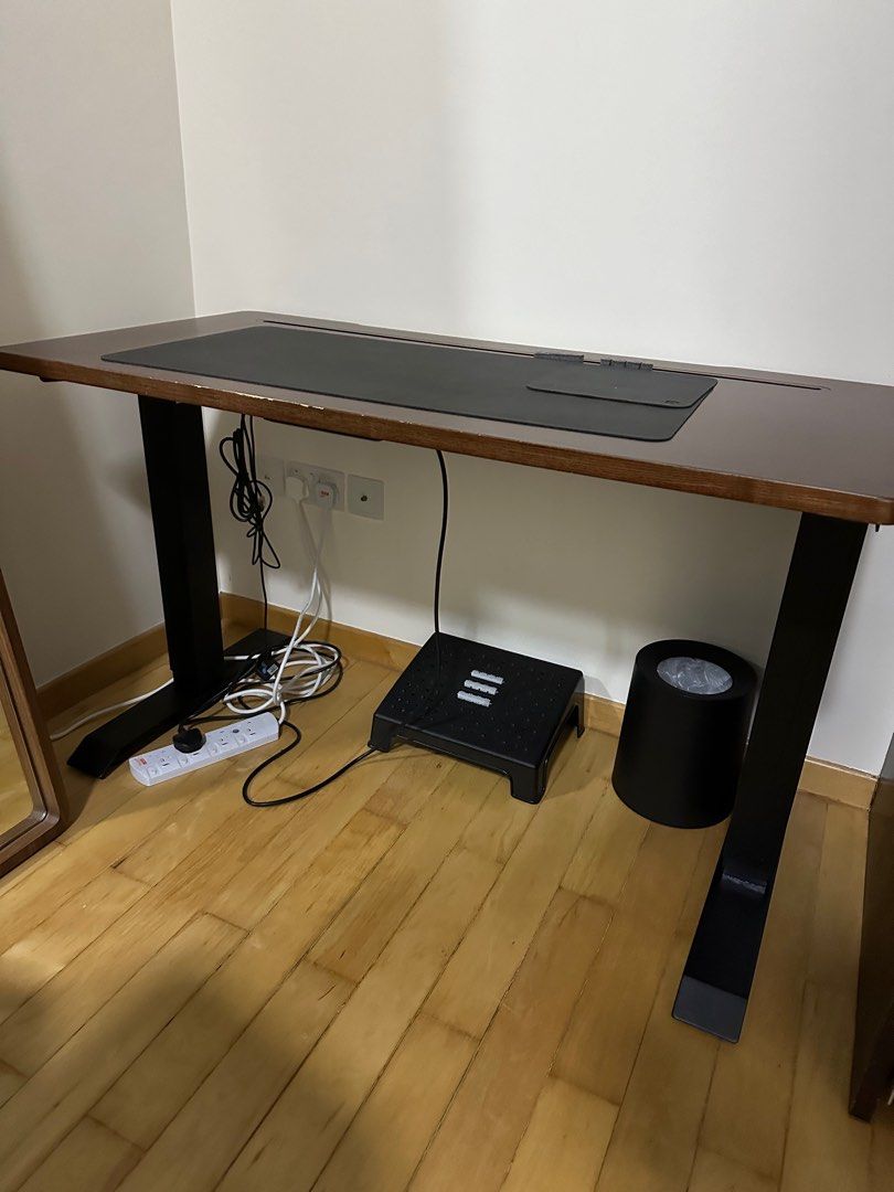 Everdesk adjustable stand up table, Furniture & Home Living, Furniture ...