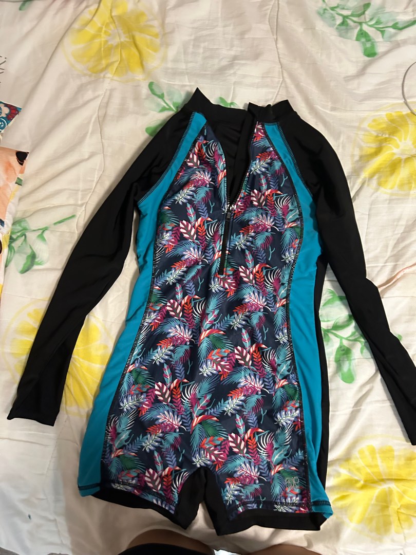 Full body rash guard, Women's Fashion, Swimwear, Rash guard on Carousell