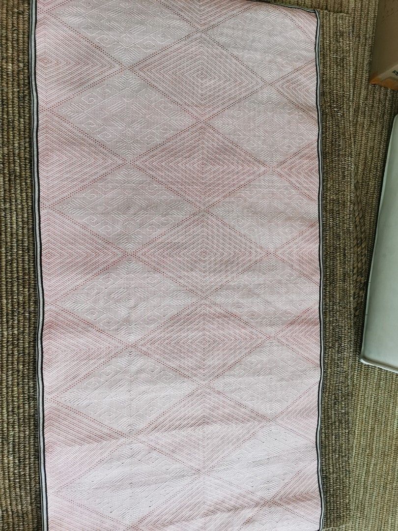 Halohalo banig/mat, Furniture & Home Living, Home Decor, Carpets, Mats ...