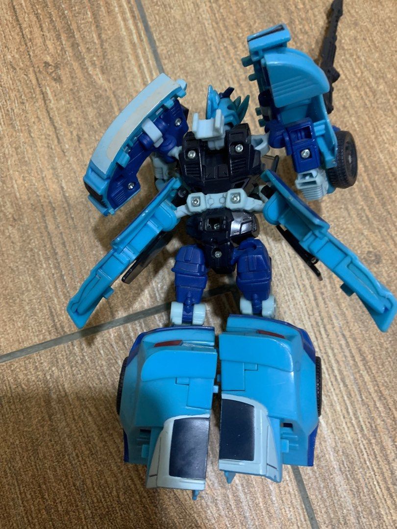 Hasbro idw deluxe blurr transformers deluxe, Hobbies & Toys, Toys ...