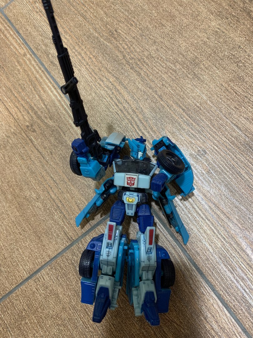 Hasbro idw deluxe blurr transformers deluxe, Hobbies & Toys, Toys ...