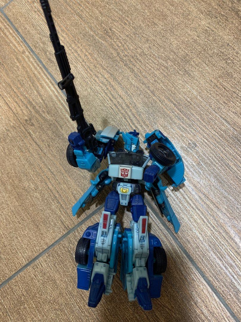 Hasbro idw deluxe blurr transformers deluxe, Hobbies & Toys, Toys ...