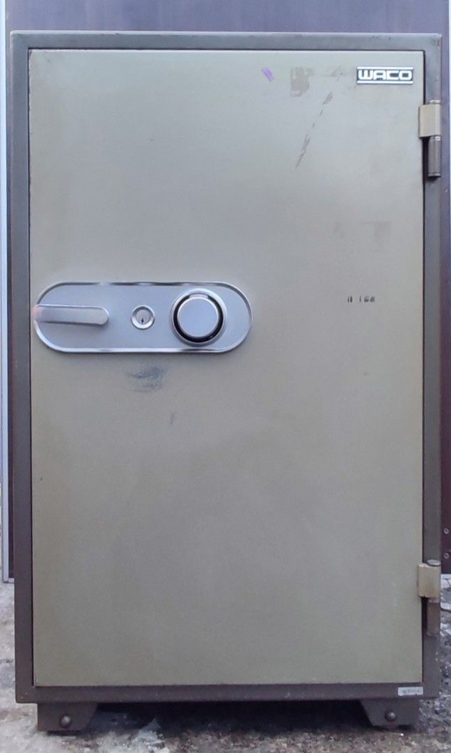 Heavy Duty Fire proof Safety Vault Gun Vault, Furniture & Home Living ...