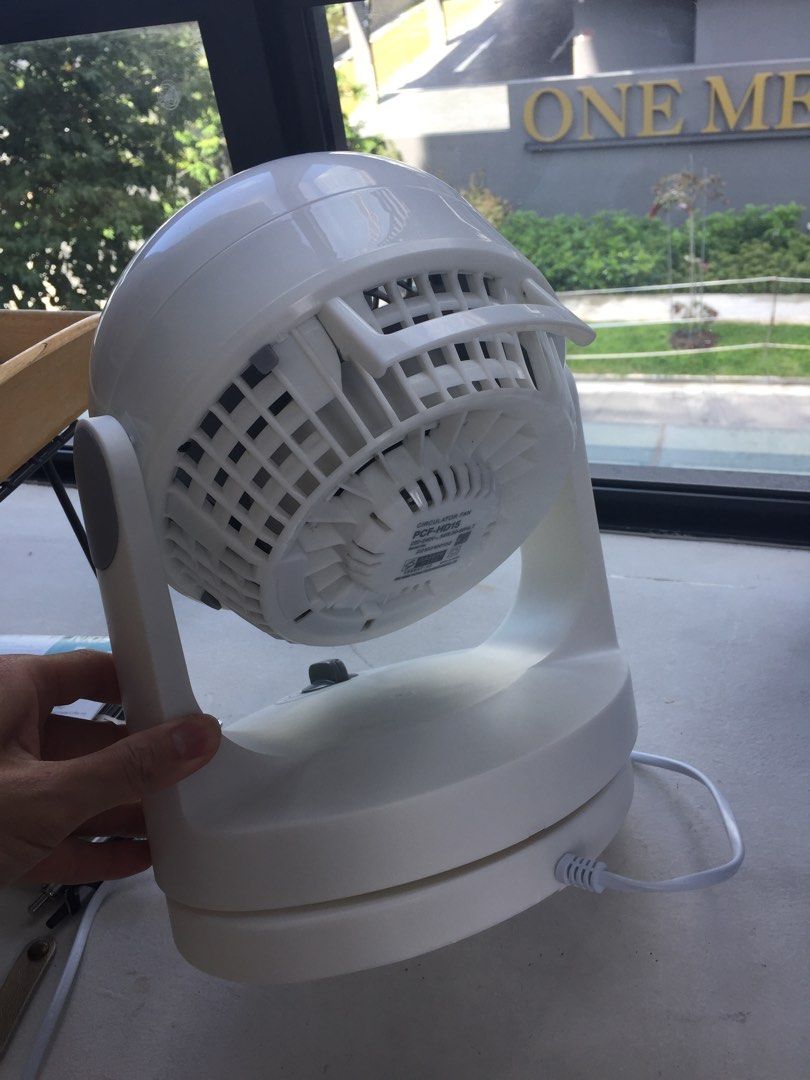 Iris Ohyama Circulator Fan PCF HD15, Furniture & Home Living, Lighting & Fans, Fans on Carousell