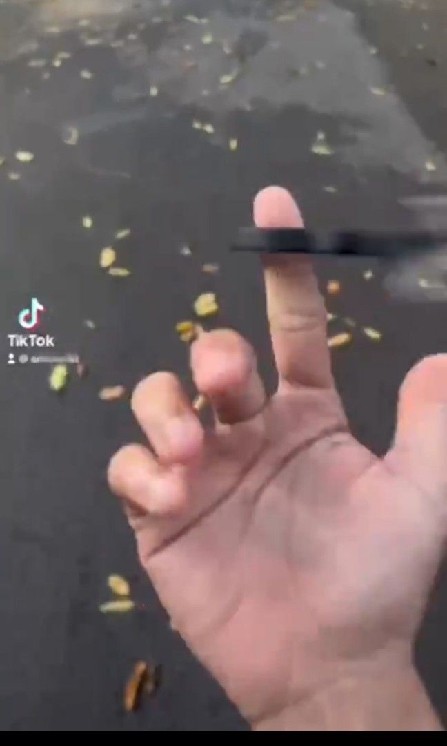 Keyrambit keychain spinner fidget toy collectible karambit keychain ...