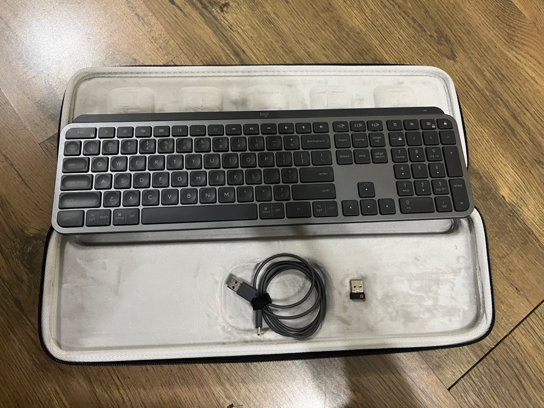 Logitech MX Master Keyboard ( Like New), Computers & Tech, Parts ...