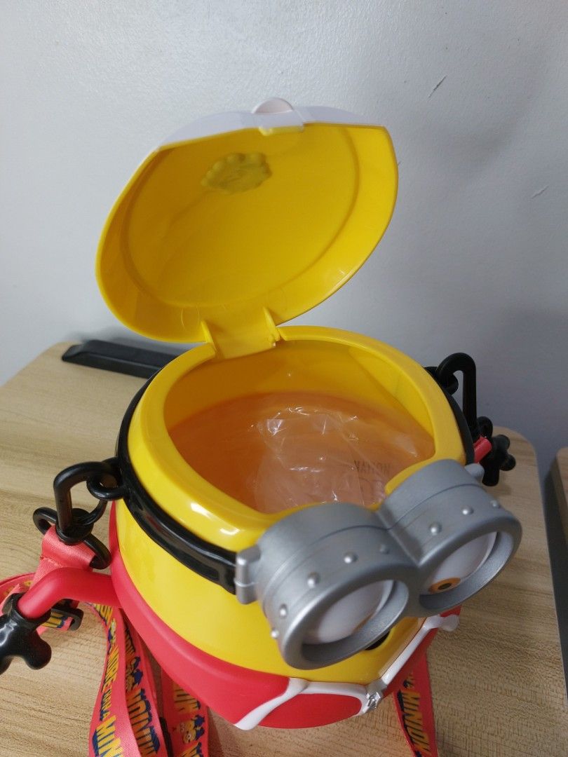 Minion Bucket Otto tracksuit, Hobbies & Toys, Toys & Games on Carousell