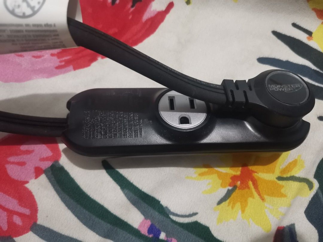 Monster Outlets To Go Power Strip - 4 Outlets (Black), Mobile Phones ...