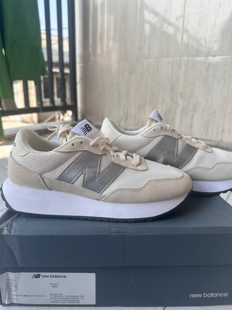 New Balance 237 Women's, Fesyen Wanita, Sepatu di Carousell