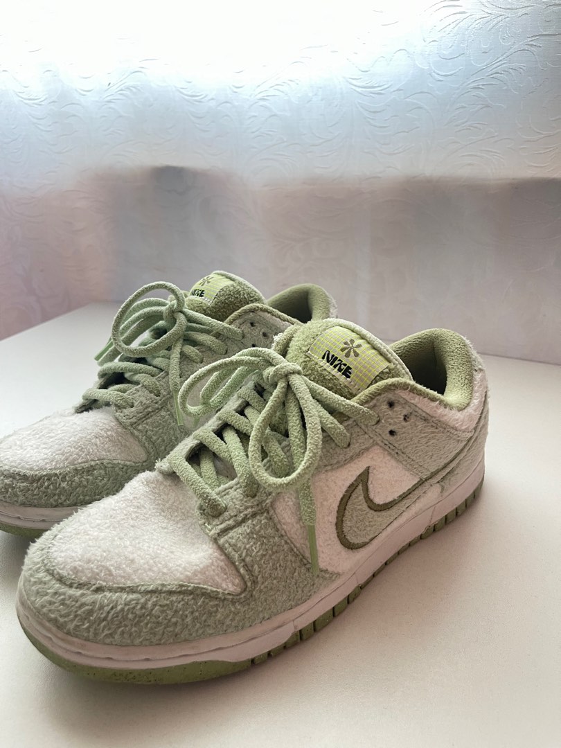 Nike Dunk Low SE "Fleece-Pack Honeydew", Women's Fashion, Footwear ...