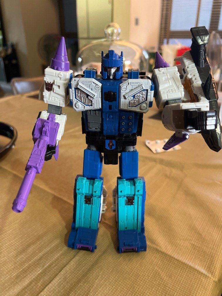 Overlord Titans return, Hobbies & Toys, Toys & Games on Carousell
