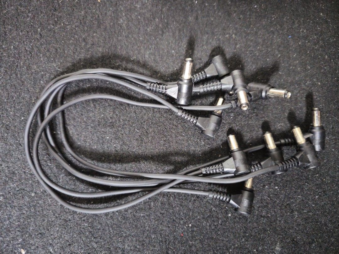 Pedalboard Power Supply, Hobbies & Toys, Music & Media, Musical ...