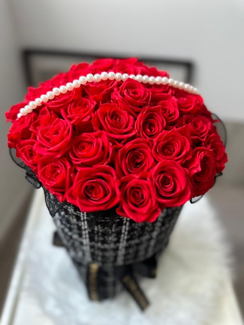Preserved Flowers Red Roses Bouquet with Pearl, Hobbies & Toys ...