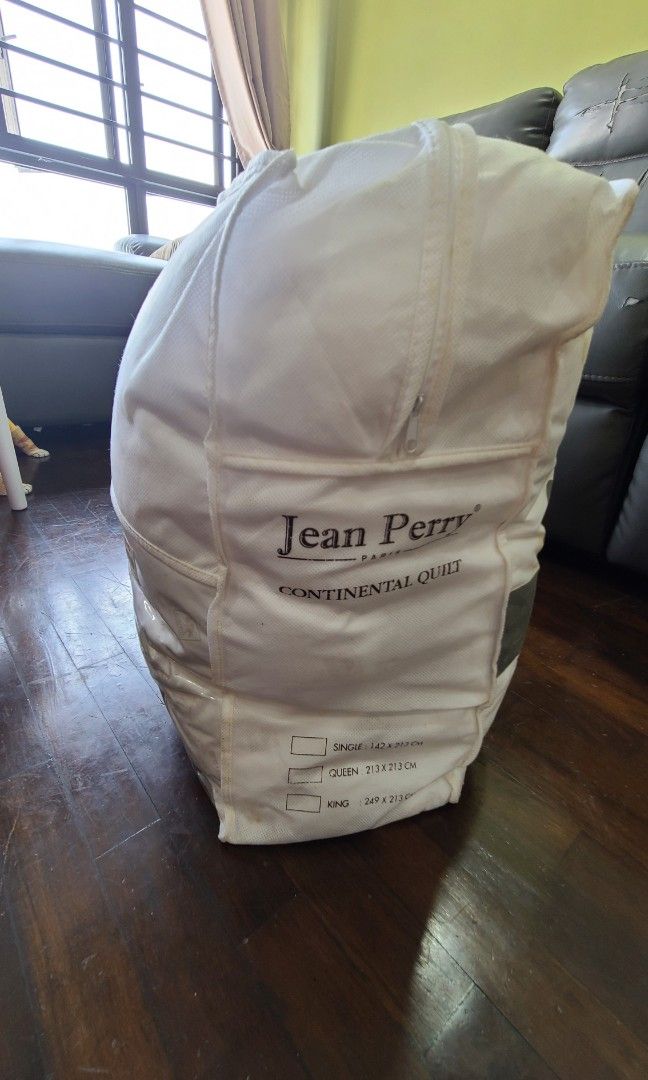 Queen size Jean Perry Quilt, Furniture & Home Living, Bedding & Towels ...