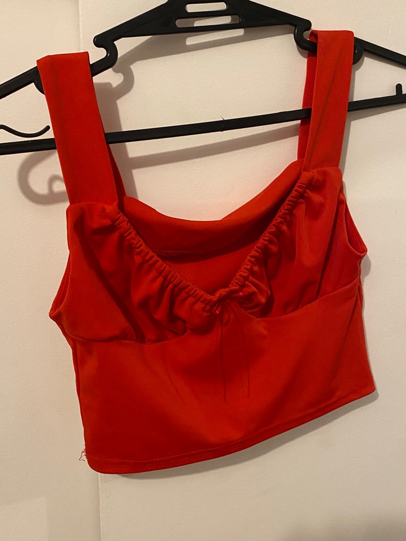 Red Top, Women's Fashion, Tops, Sleeveless on Carousell