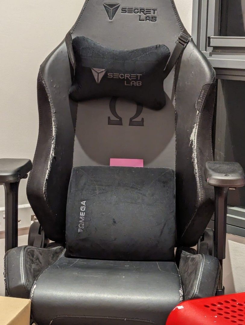 Secret Lab Omega Gaming Chair (Black), Furniture & Home Living ...