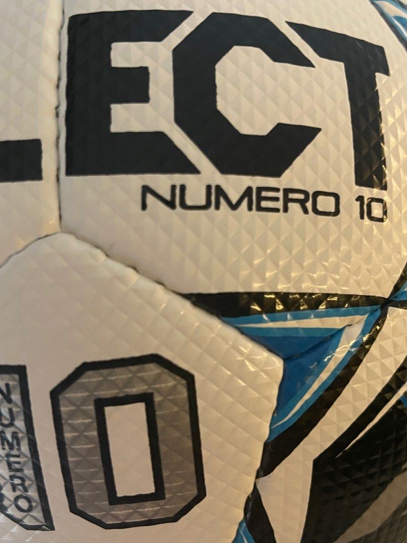 Select Numero 10 soccer football, Sports Equipment, Other Sports ...