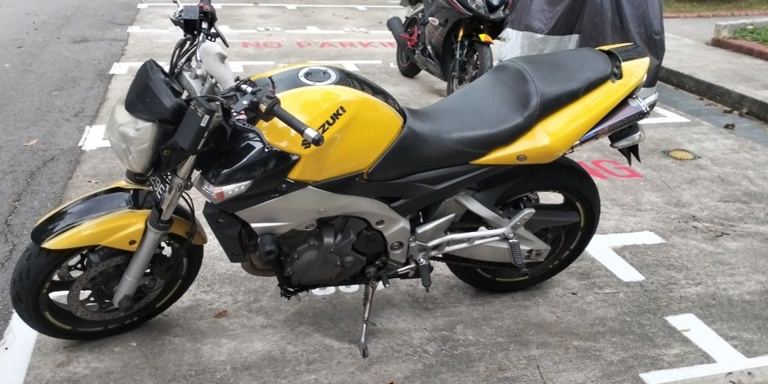 Suzuki GSR 400, Motorcycles, Motorcycles for Sale, Class 2A on Carousell